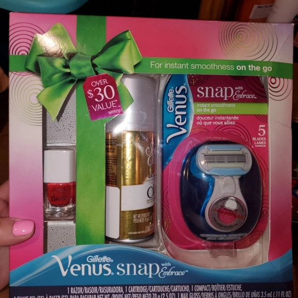 Other | Venus Gillette Woman Shave Kit New | Poshmark